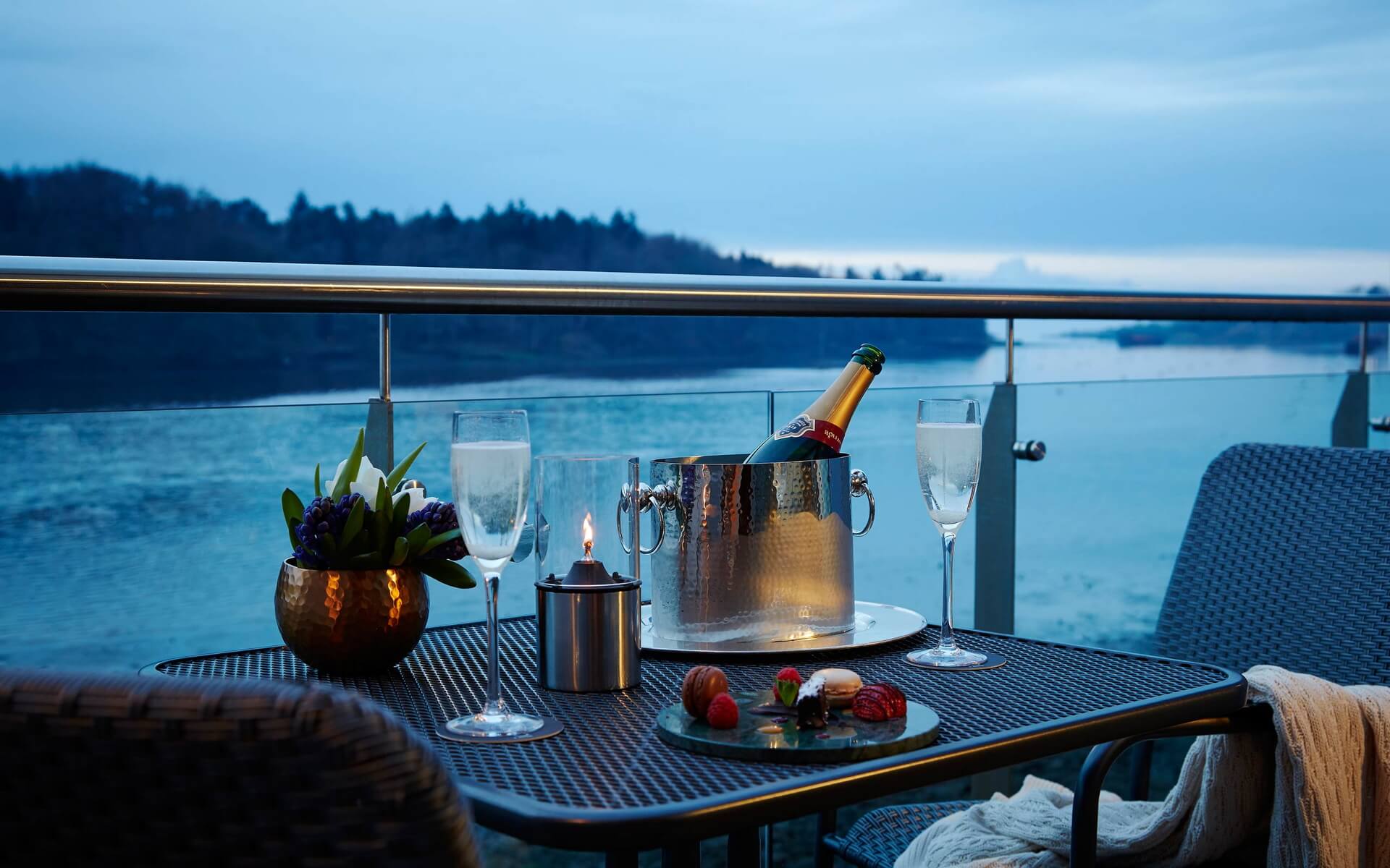Riverside Romance: A Minimoon to Remember | Ice House Hotel